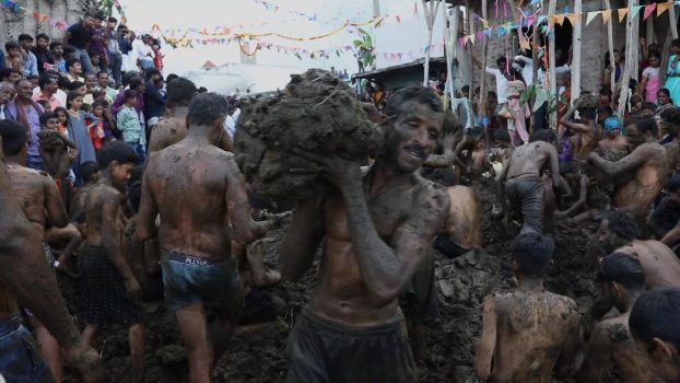 Karnataka Village Ends Their Diwali With Ritual Of Splashing Cow Dung ...