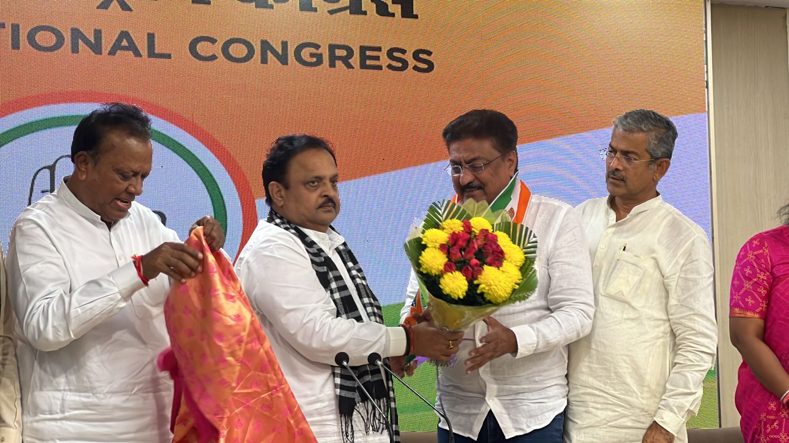 Big Blow To AAP: Indranil Rajyaguru Rejoins Congress